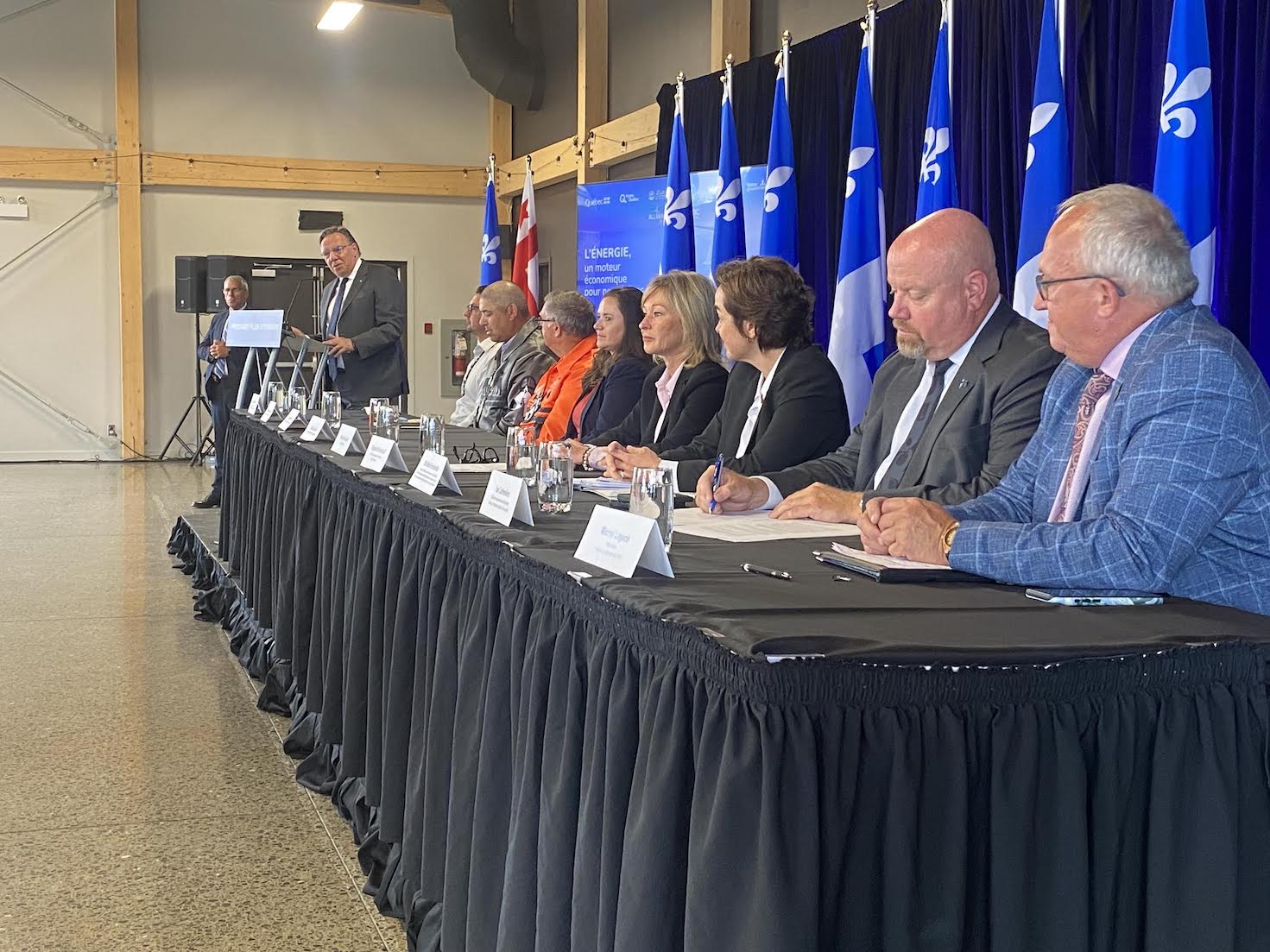 Éolien : une annonce « historique », lance le premier ministre Legault ...